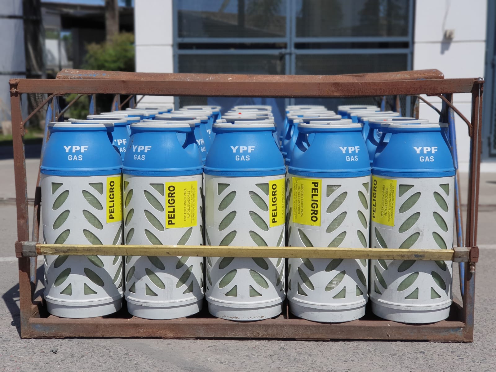 foto 4 – Distribuidor Oficial de YPF Gas en Moreno, Pehuajó y Villa Gesell
